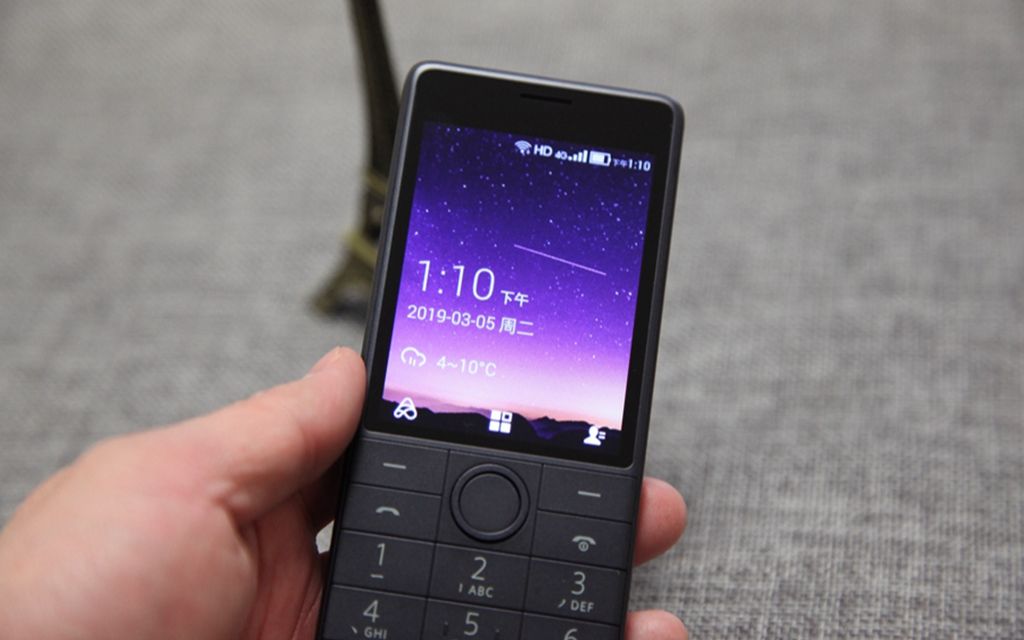 多亲AI手机升级版Qin 1s+开箱体验,不仅支持电信卡还能微信聊天