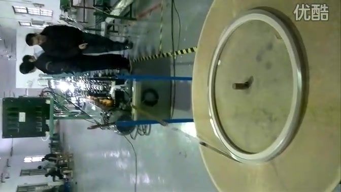 偷偷去车间偷拍的不锈钢制管机,老总说值几十万,是不是在骗我?