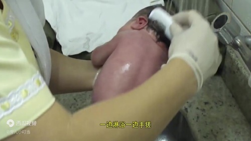 感温计,放在水里秒速测温,再也不用担心宝宝烫伤或着凉