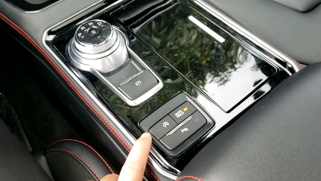 锐界plus旋钮式换挡后面这三个按键有什么作用,我们去看一下