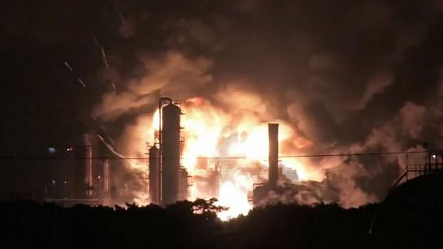 美国第三大炼油厂突发爆炸,惨烈程度堪比911,真实改编灾难片