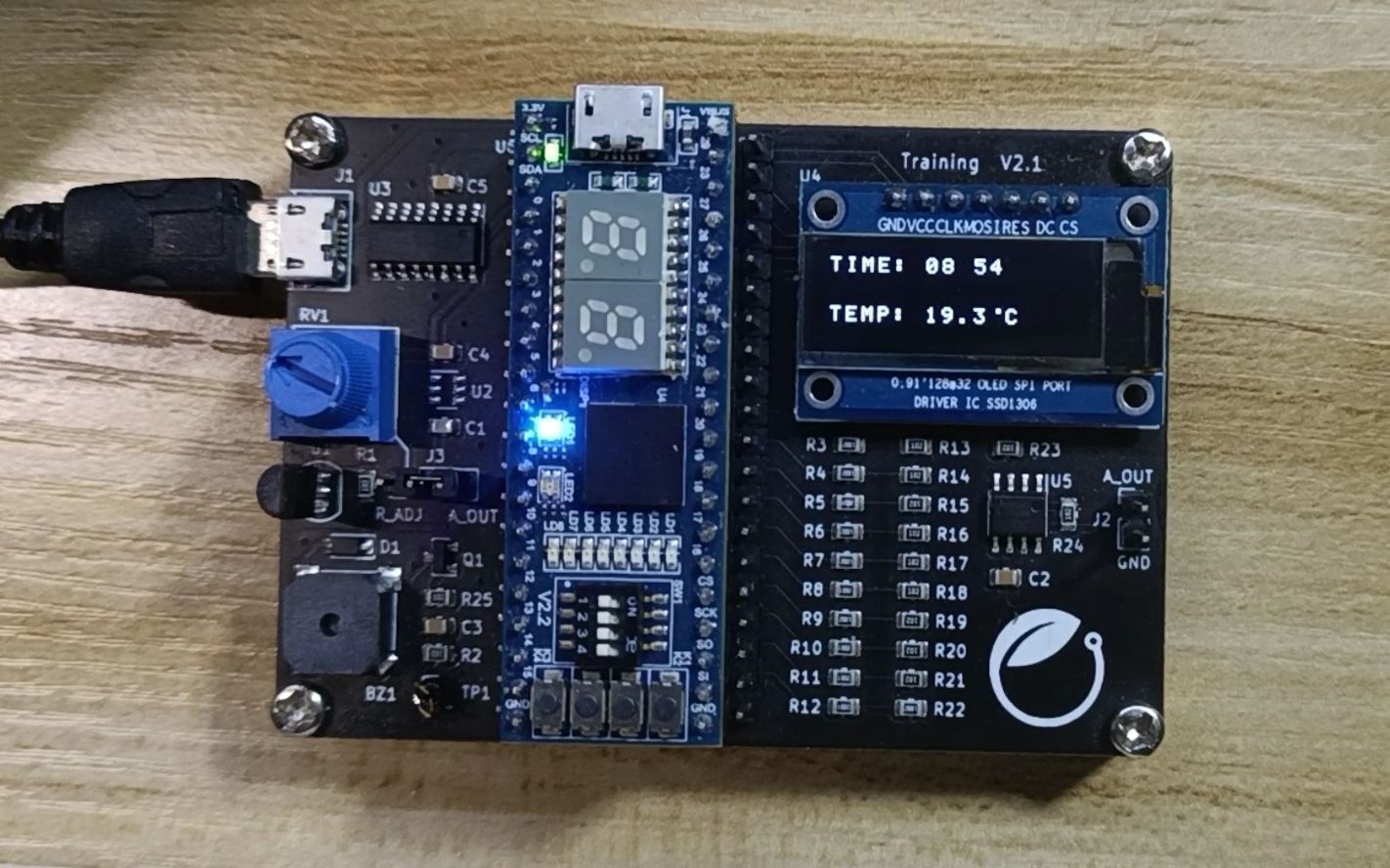 基于Lattice的FPGA实现的可定时时钟,温度计,报警等功能