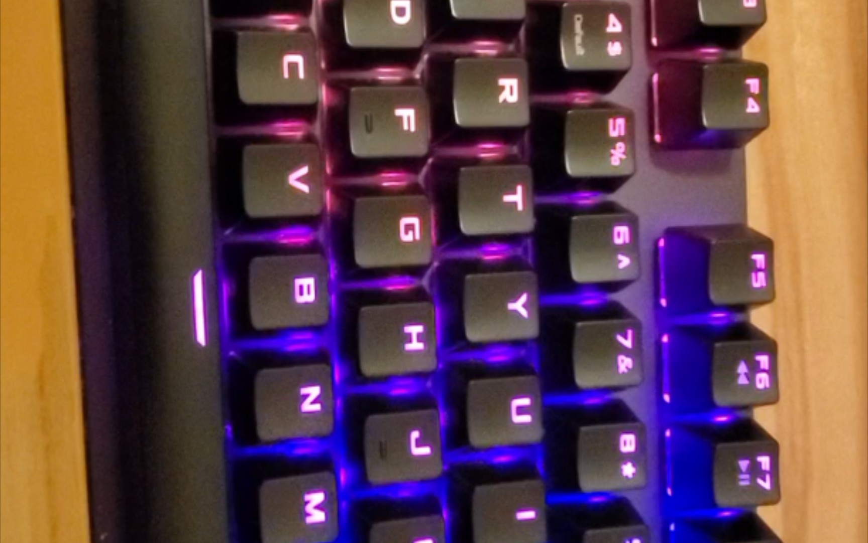 华硕TUF飞行堡垒K3机械键盘