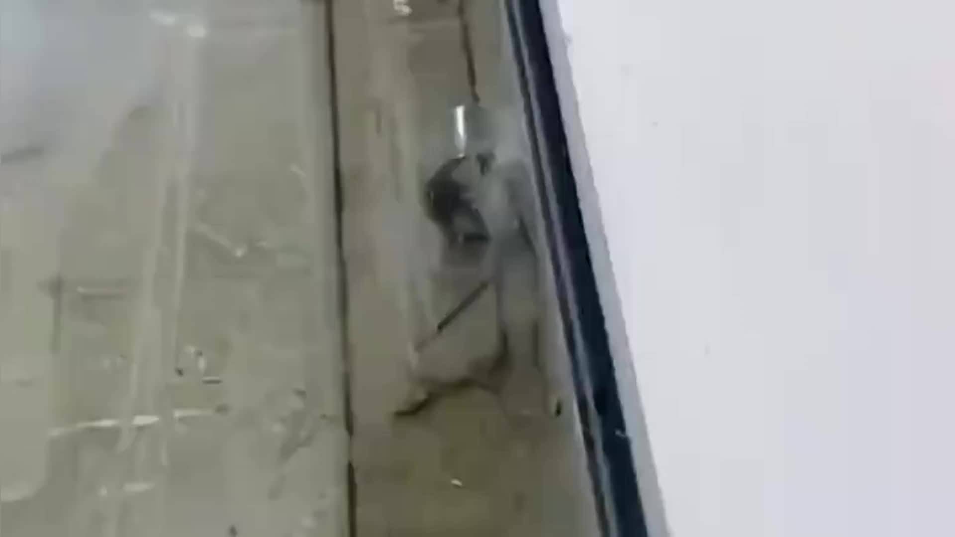 揭秘安装玻璃窗的高效秘籍!掌握这神器,升级家居轻松成高手!