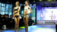 内衣秀:模特身材高挑丰满,韵味十足!