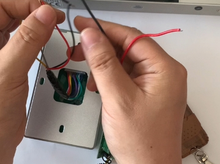 #门禁改造攻略 懒人必备技能!刷门禁不用再跑腿,加装遥控器实现远...