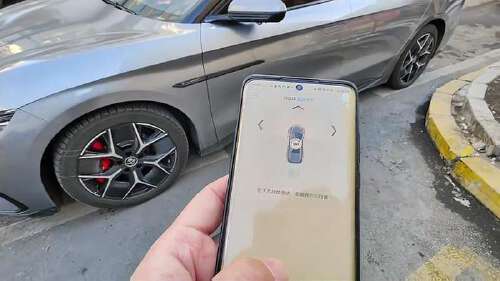 比亚迪汉EV遥控驾驶神操作!关键时刻能当挪车神器?