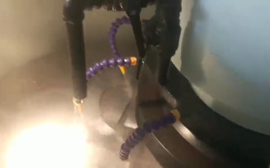 ...磨床垂直方向砂轮自动定位控制装置,加工精度大幅度提高,与已有数控...