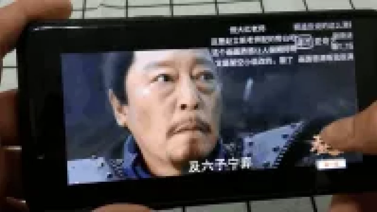 看视频和手机屏幕居然不能全屏播放? 很简单, 打开这个设置就行了