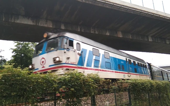 DF4B9483牵引K551(2022-06-14 10:32:53)