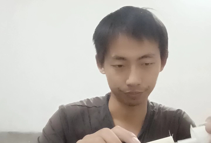 排水与给水两种PVC胶水的区分。