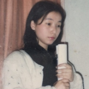 纳兰小仄 