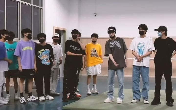 TF家族三代见二代师兄 三代弟弟们昔日的嚣张不再有? _时代少年团