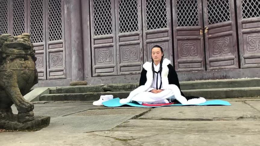 道家打坐正确方法,不思考、不好奇、不期待,不紧张全身放松