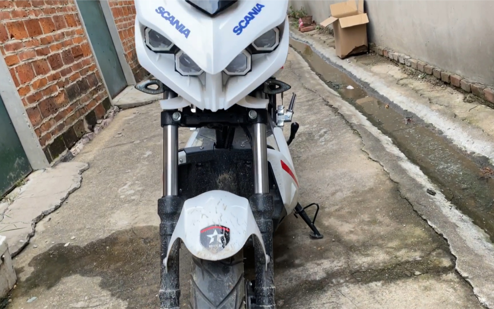 爱玛极客战狼电动车介绍