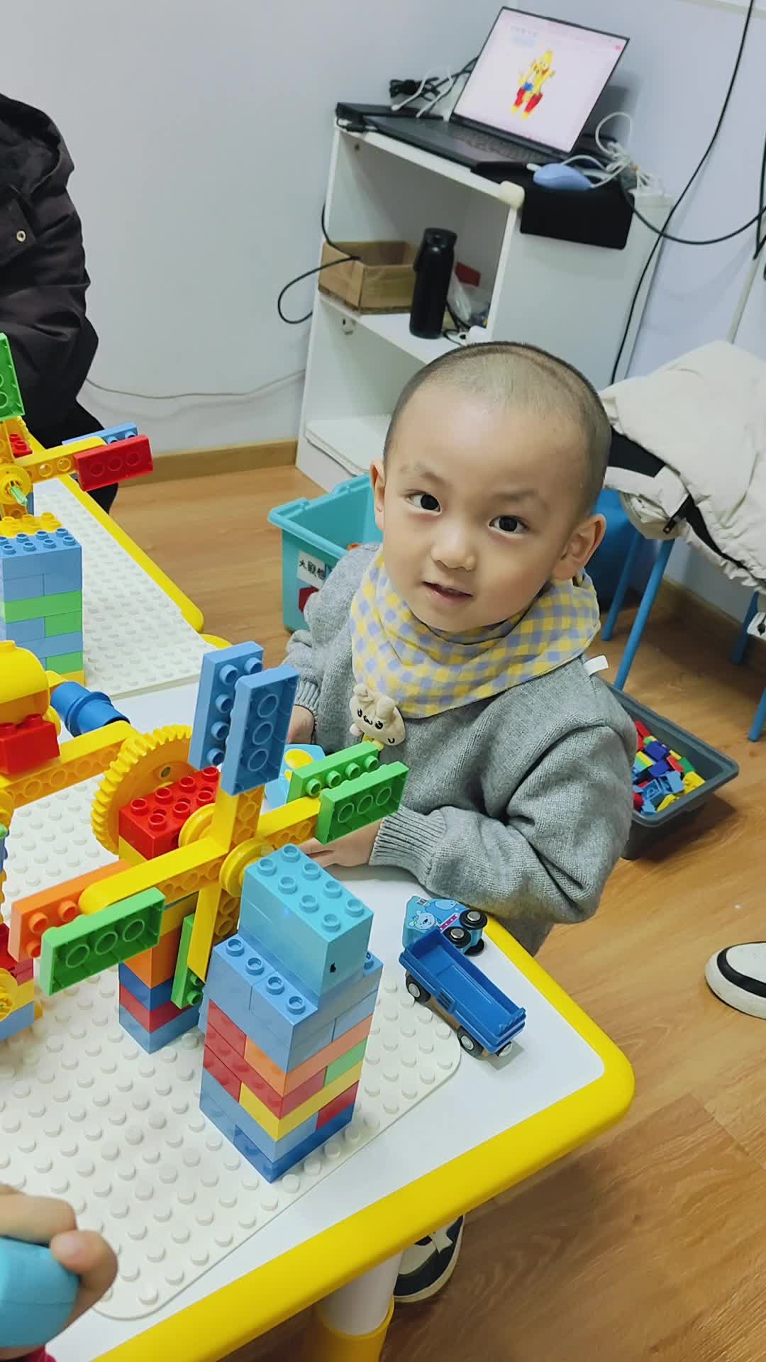 #记录成长过程 #动手动脑 #机器人编程 #积木搭建 #乐高积木 找到了...