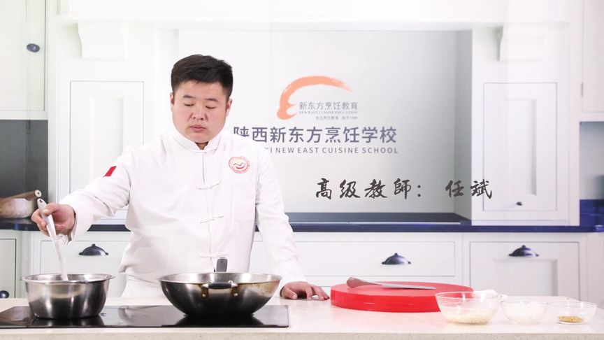 下锅30秒就能吃，煮熟的鸡头米软糯Q弹，超级好吃。
