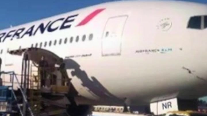 法航客机起飞后挂出7700代码!在空中盘旋放油后紧急返航