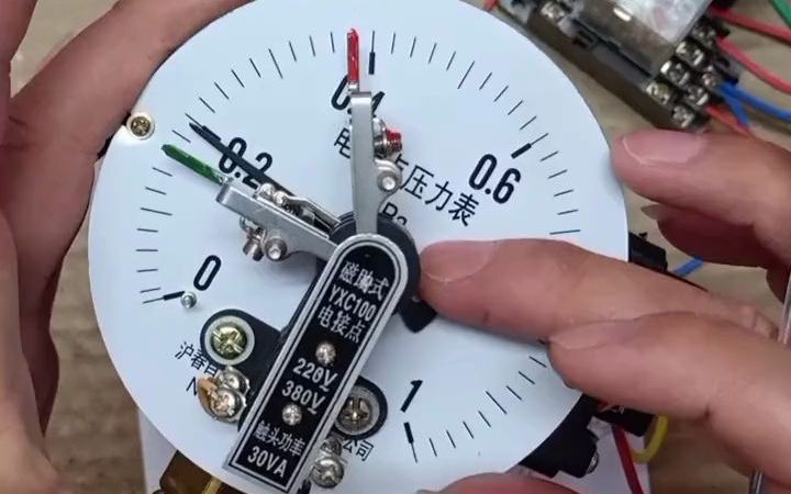 利用中间继电器实现条件转换,满足停止条件,分享给大家,你学会了吗