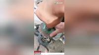 修车师傅自制了一把轴承拆卸工具,适合摩托车电动车修理使用