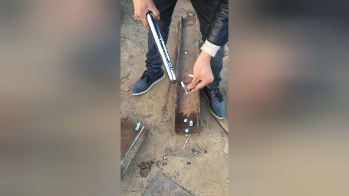 便携式射钉枪 秒入钢板 杀伤力惊人