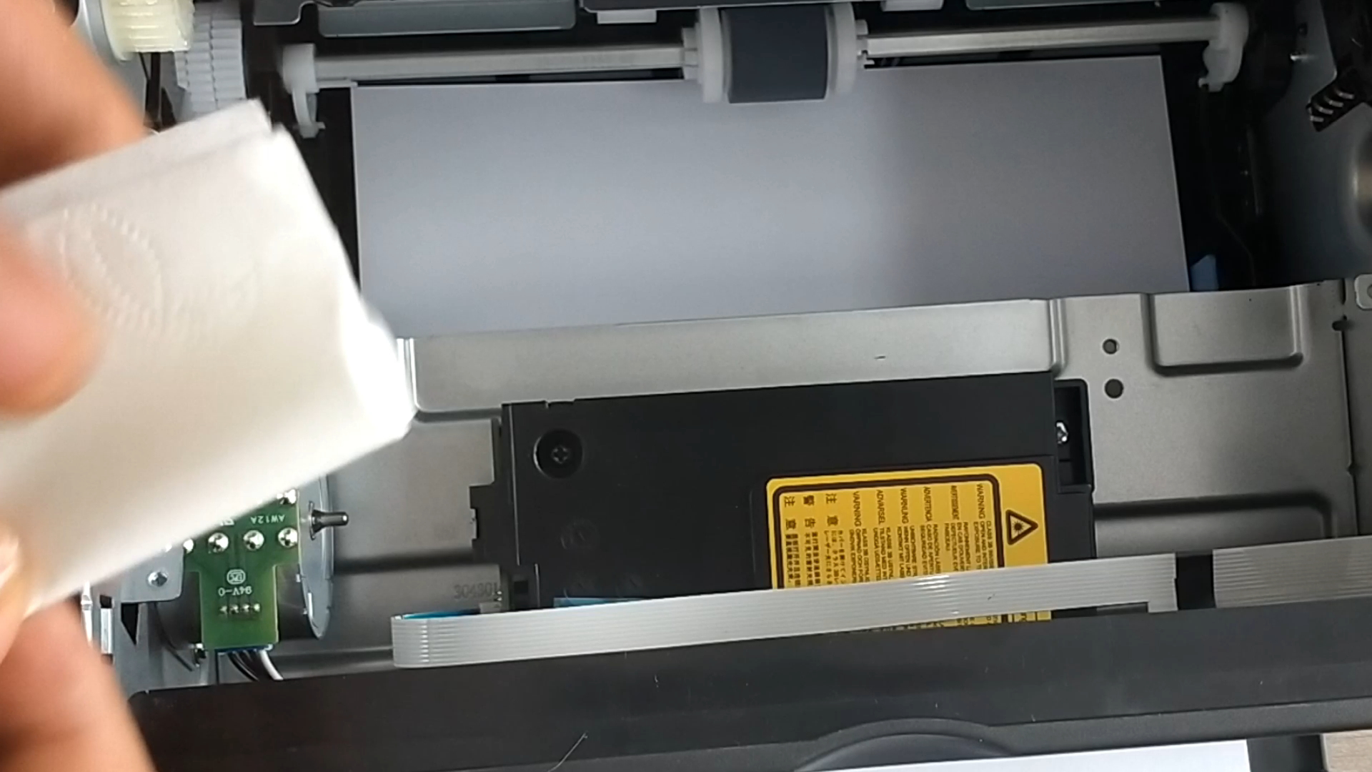 奔图2206 6202 激光头擦拭方法打印出来竖条白色的可以使用此方法