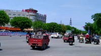 骑电动车,桂林路上实拍,一座像极县城的旅游城市!