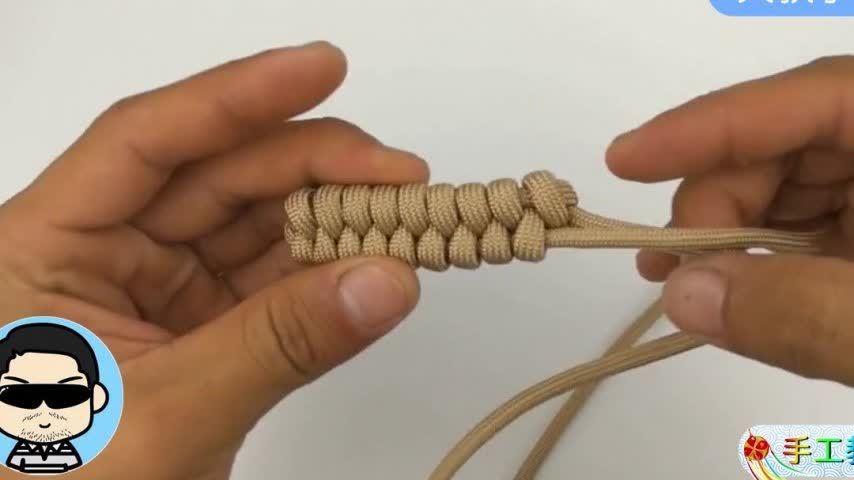 超级简单的一种编绳手链,这种编法真的很好看,看一遍.