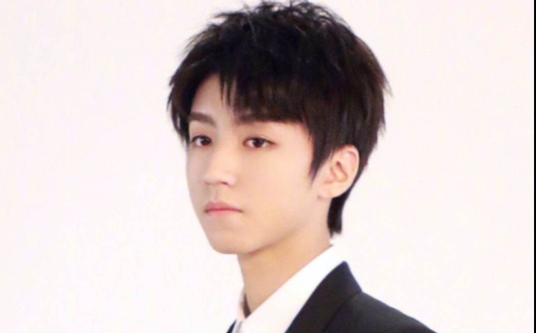 [CCTV1央视信中国节目] [王俊凯] 这个出场简直帅炸了!老夫的少女心啊!