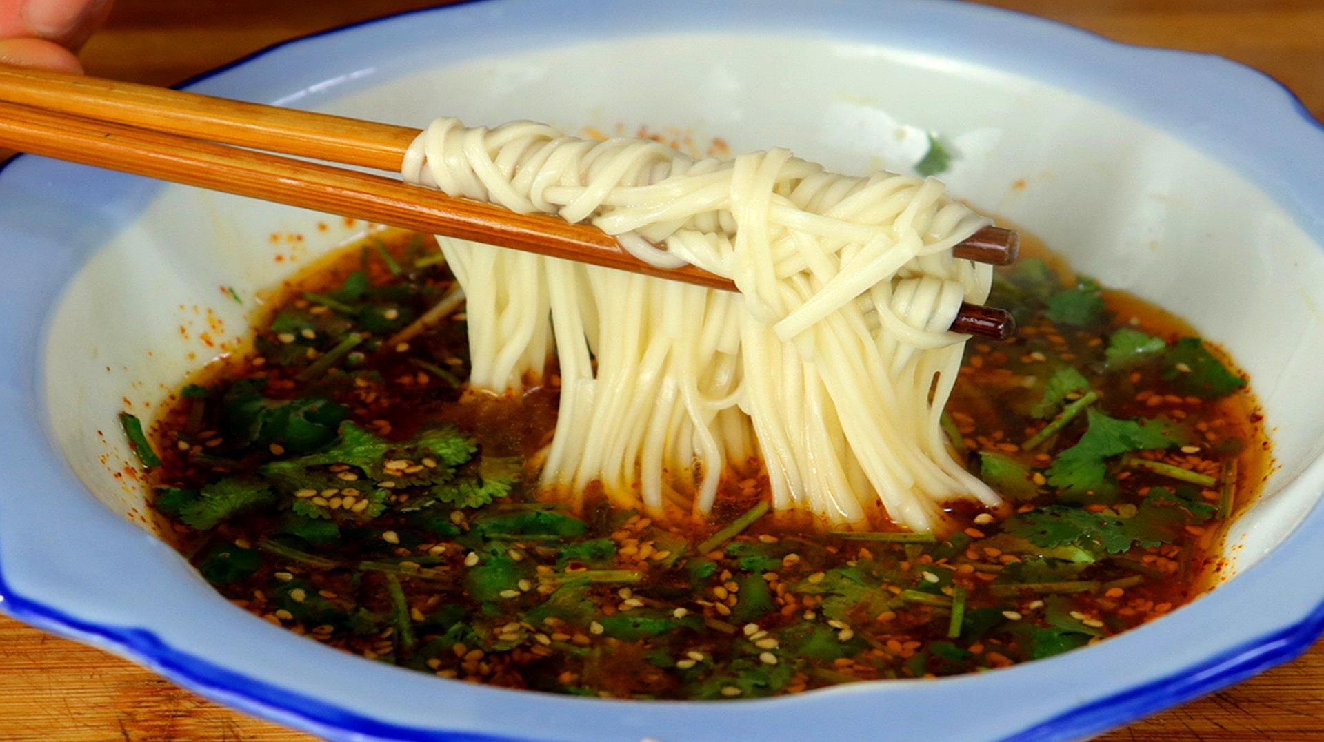 这才是面条最好吃做法,简单一做,比外面卖的还好吃,真香!