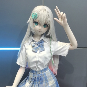 躲后面写稿子的二炮 