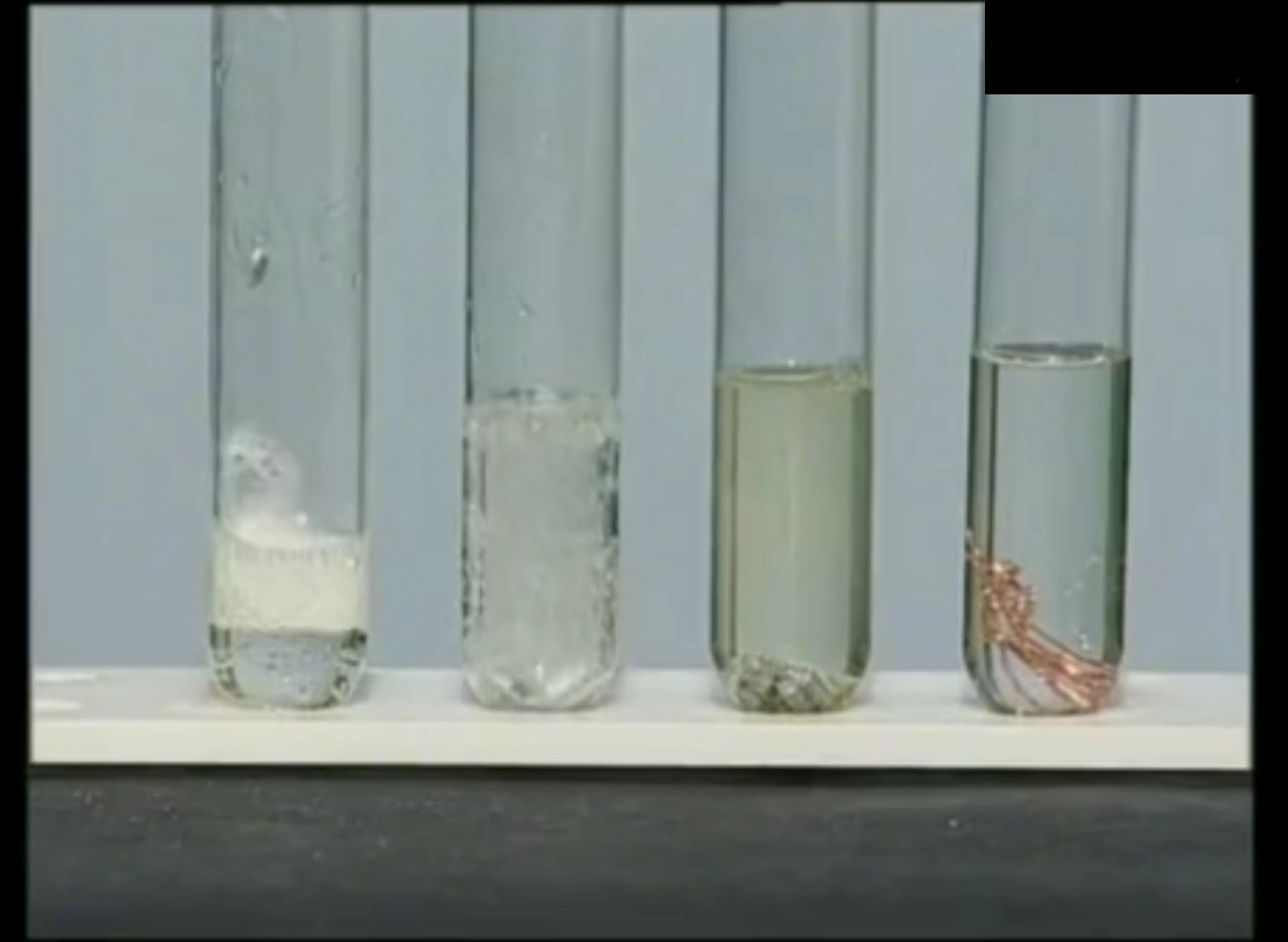 氢 气 的 爆 鸣 声