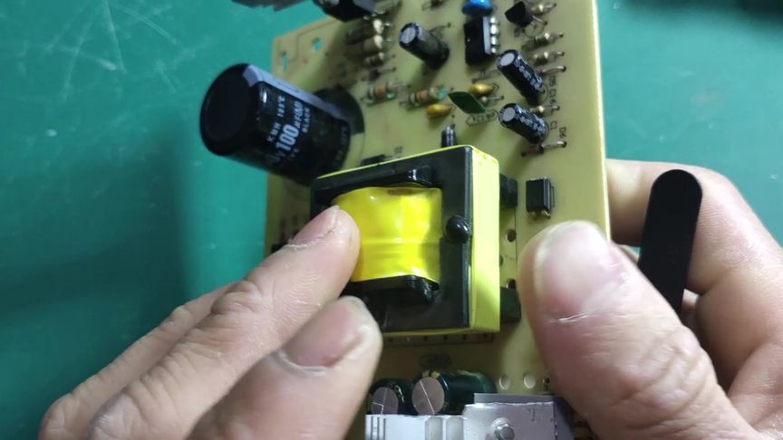 一起来说说开关电源2路稳压回路工作原理