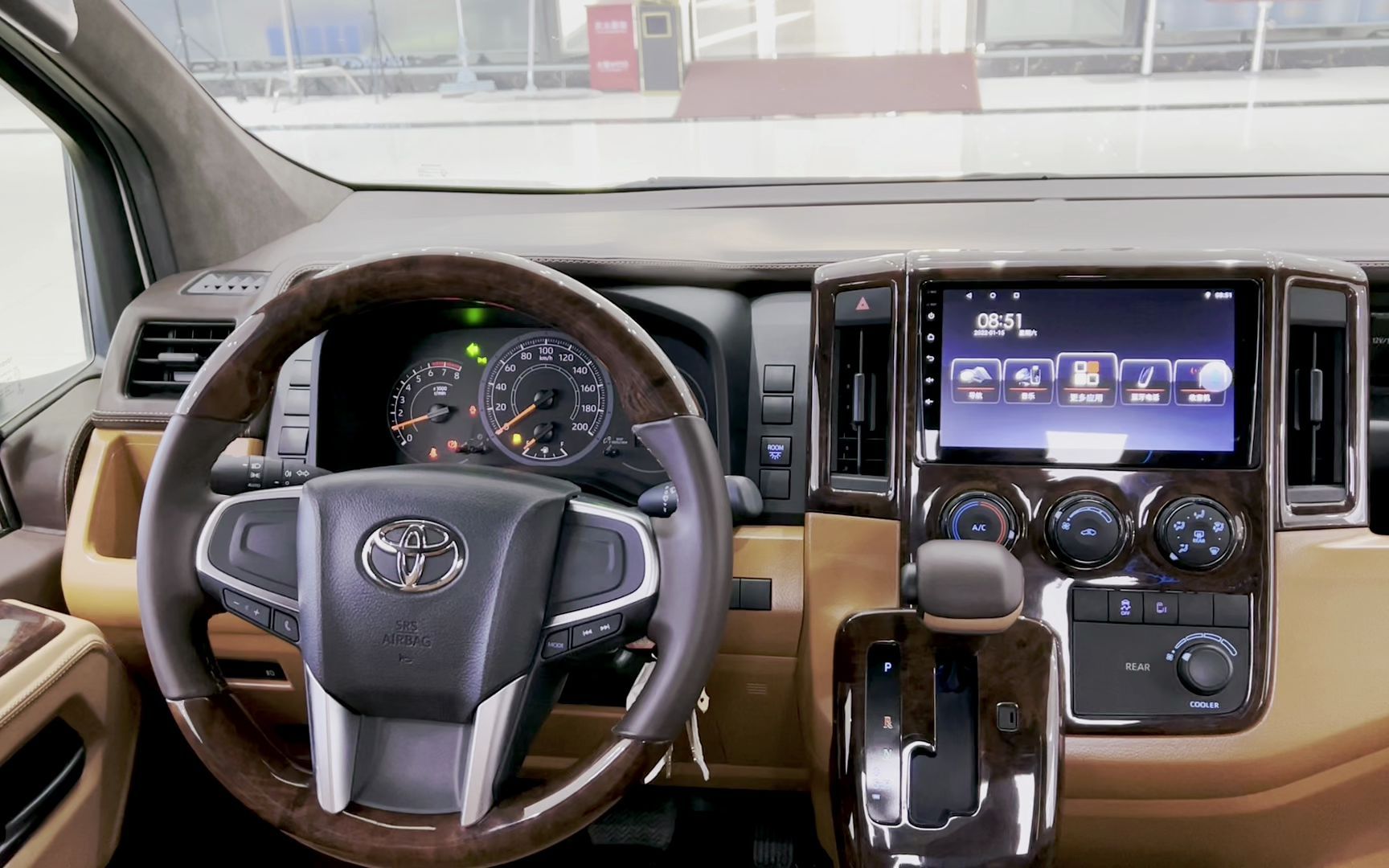 丰田海狮丰田新出的超大MPV大空间商务车