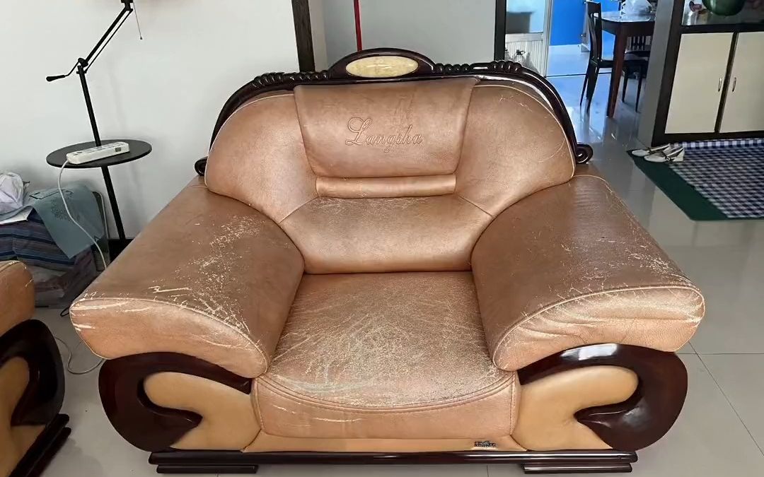 【家具翻新】家里十几年的老沙发不想扔 别着急我来给您变新!