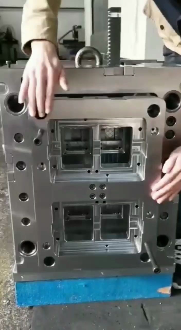 超难的螺纹旋转模具