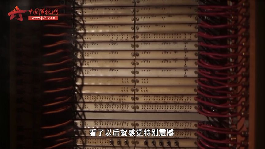中国第一台每秒运算达1亿次计算机:4万根线 200万个焊点手工完成