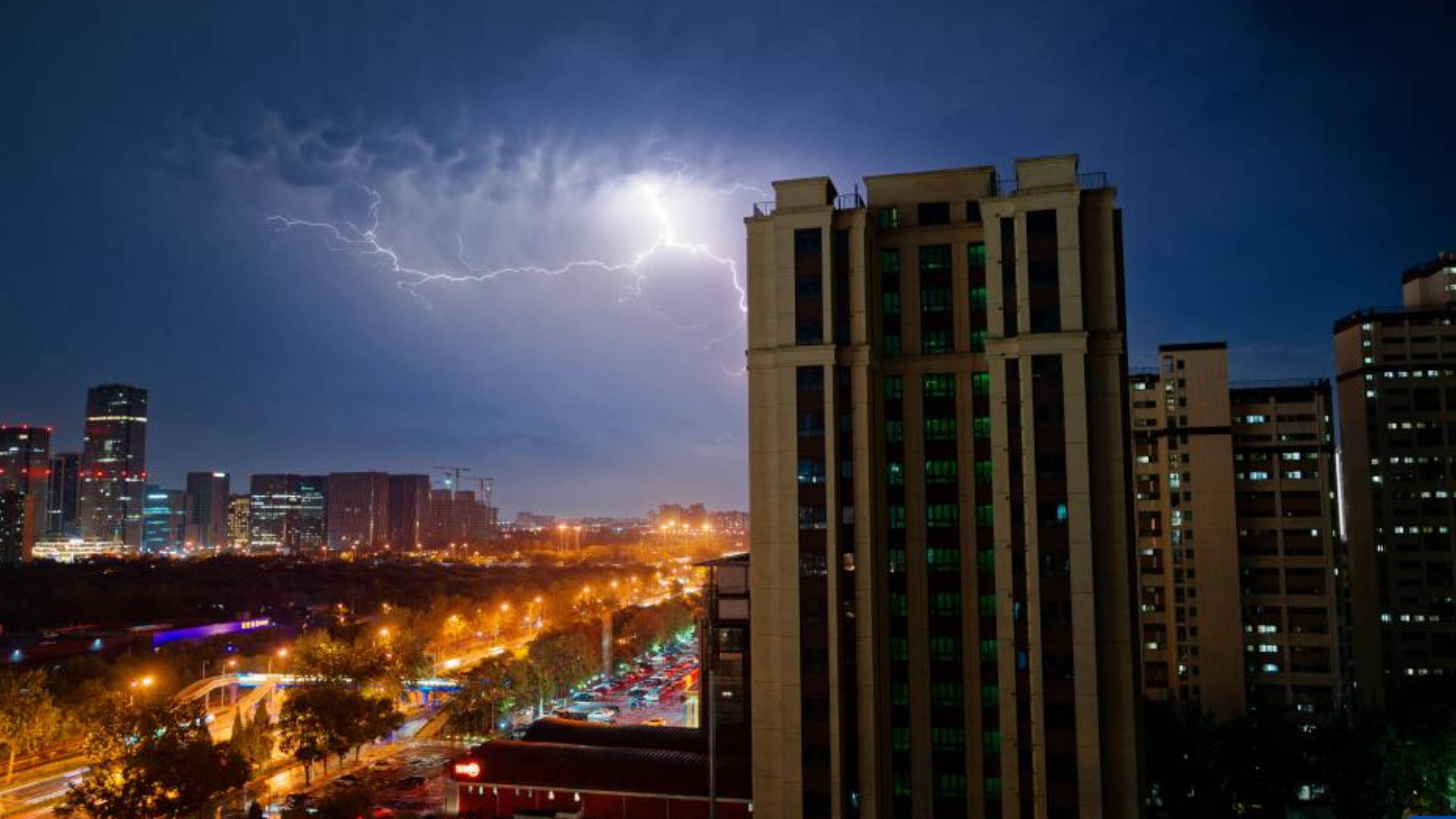 南方将迎今年首场大范围强对流天气,江西、湖南、福建、广西等地将...