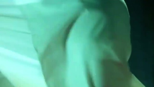 女花旦演出突遇事故,被削掉半张脸后,竟还在台上继续唱戏!上