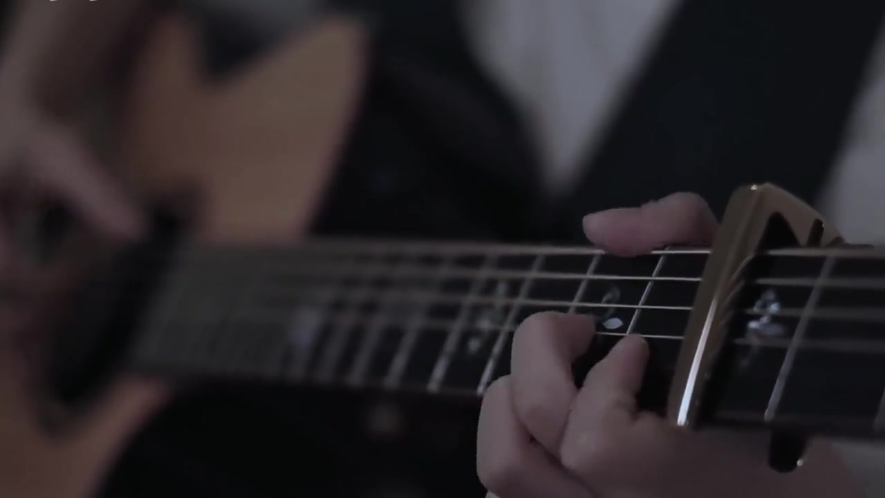 你听寂寞在唱歌cover阿桑弹唱女生百万嗨唱音乐季弹唱