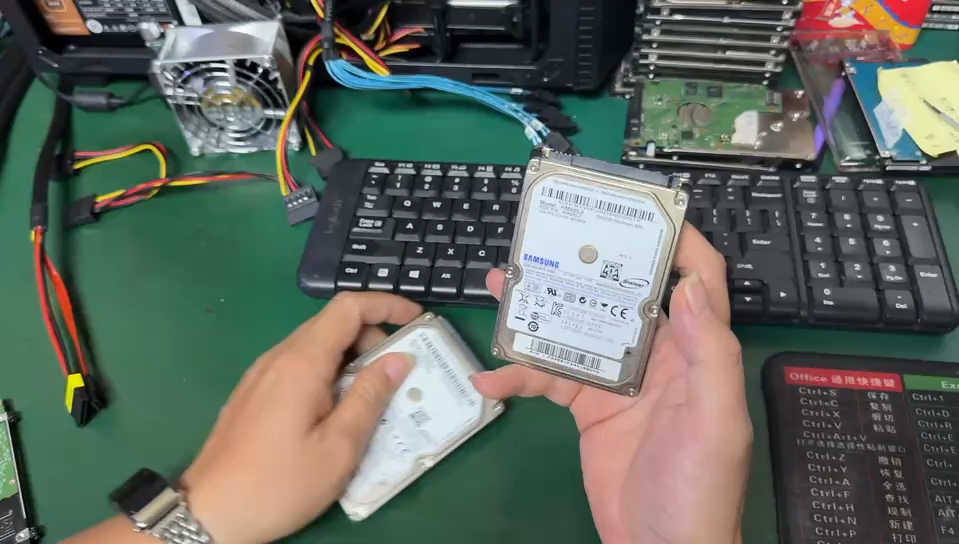 三星硬盘 不读盘恢复数据,停转开盘恢复数据 #移动硬盘维修 #硬盘开盘...