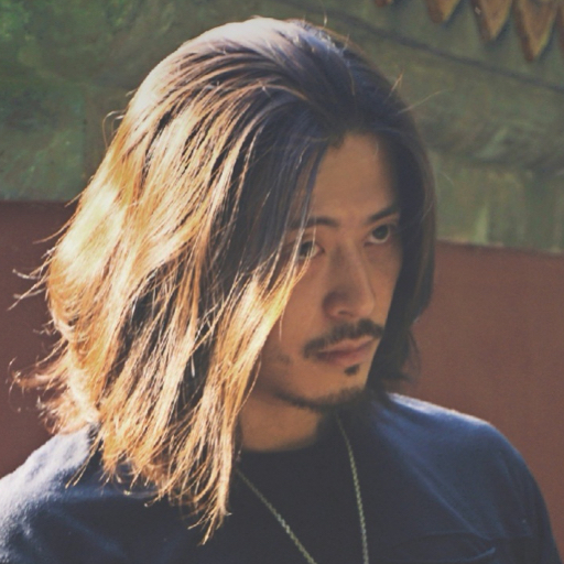 李白白LEO 