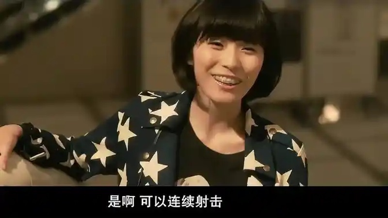 姑娘竟是暗器高手,张嘴就能喷射飞针,还能像机枪一样扫射!