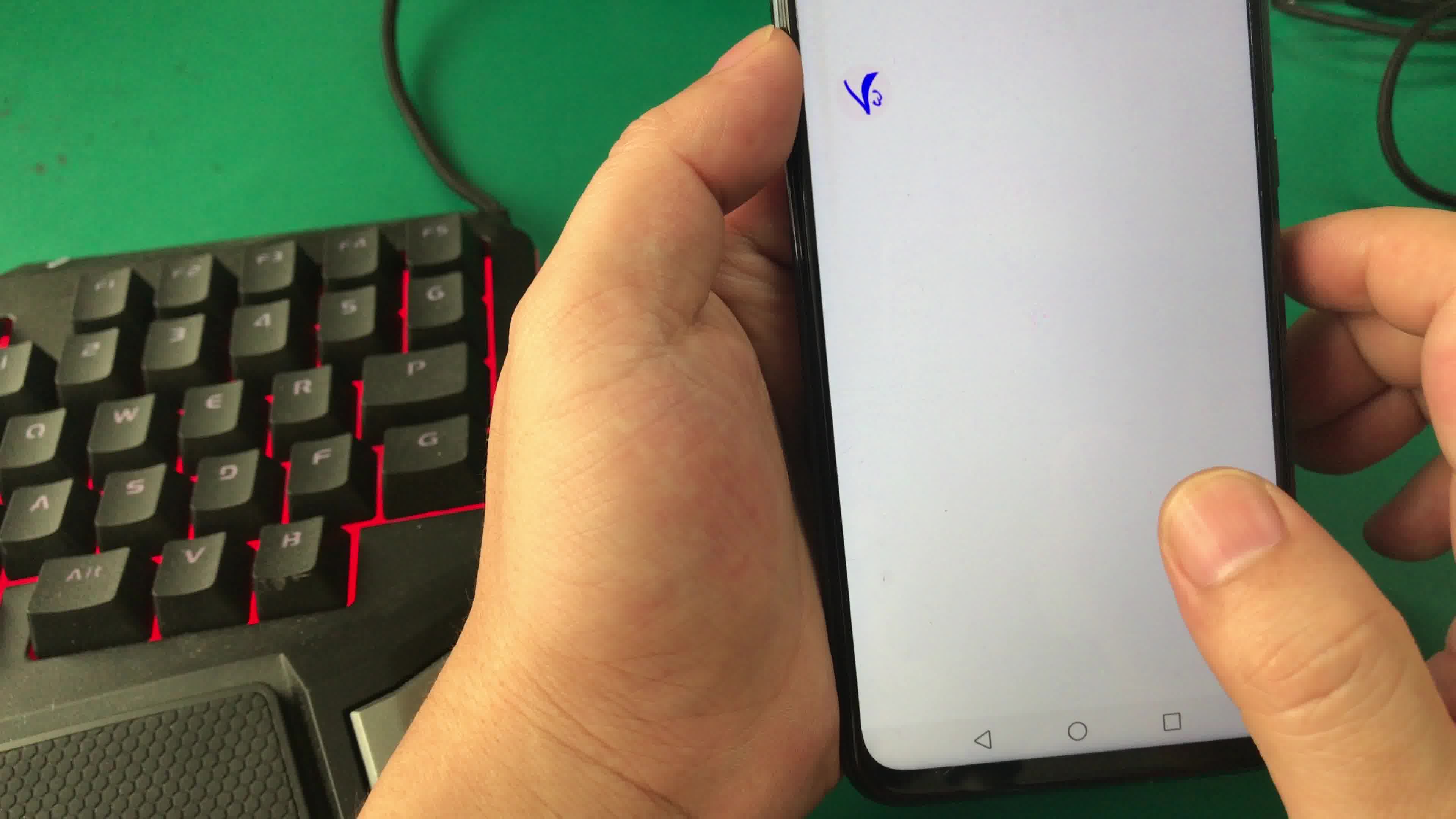 游戏中按wasd时,出现一个黑色的鼠标,不能正常操作