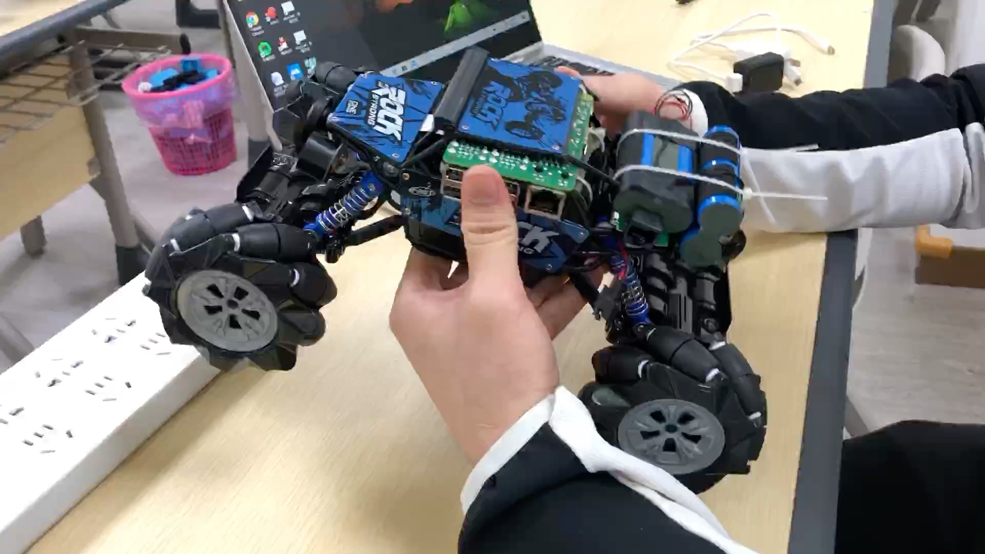 自带wifi的超长续航自动驾驶小车,开机说明