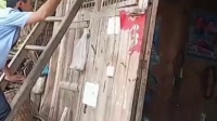 蜀黍入户走访秒变“修电工”为空巢老人整修电路