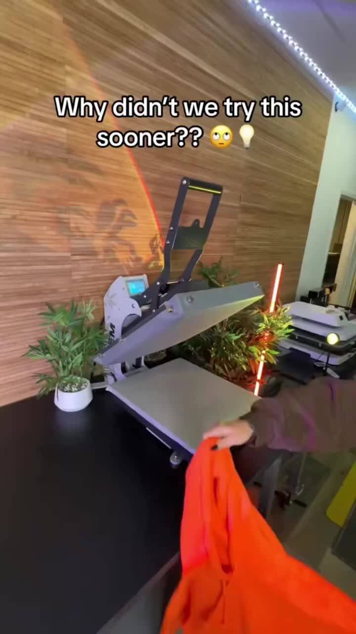 小美给衣服印上图案