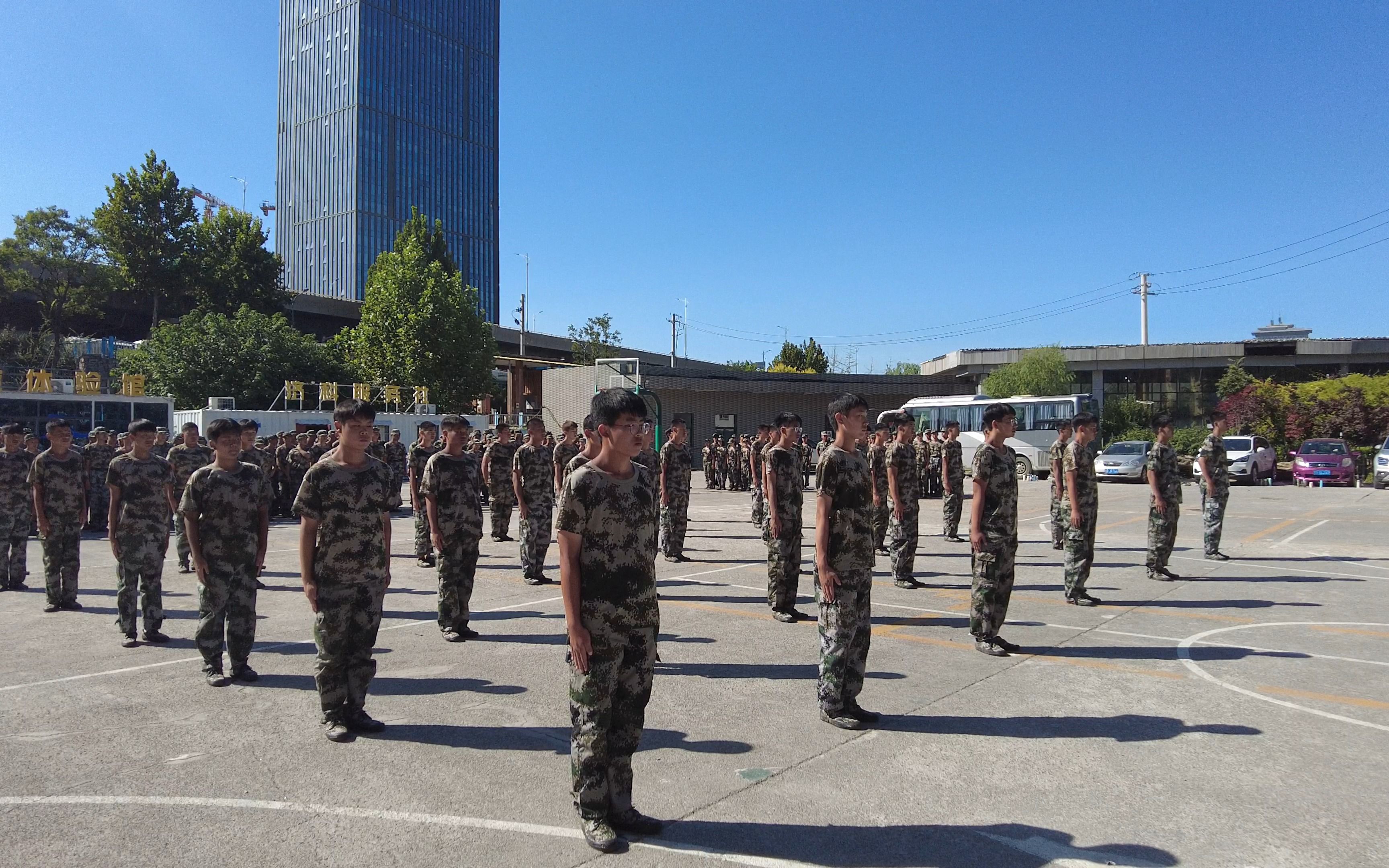 2022级军训汇报-军体拳表演