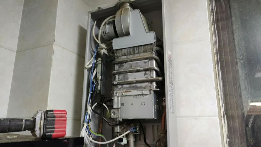 热水器开水不会点火,更换一个水流传感器就好了,收多少钱合适?