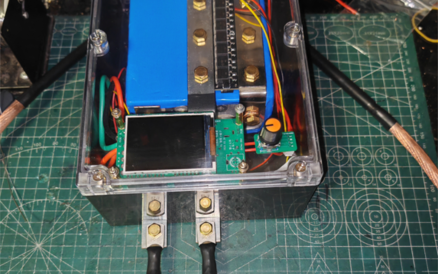 自制点焊机加个外壳,在做个铜排